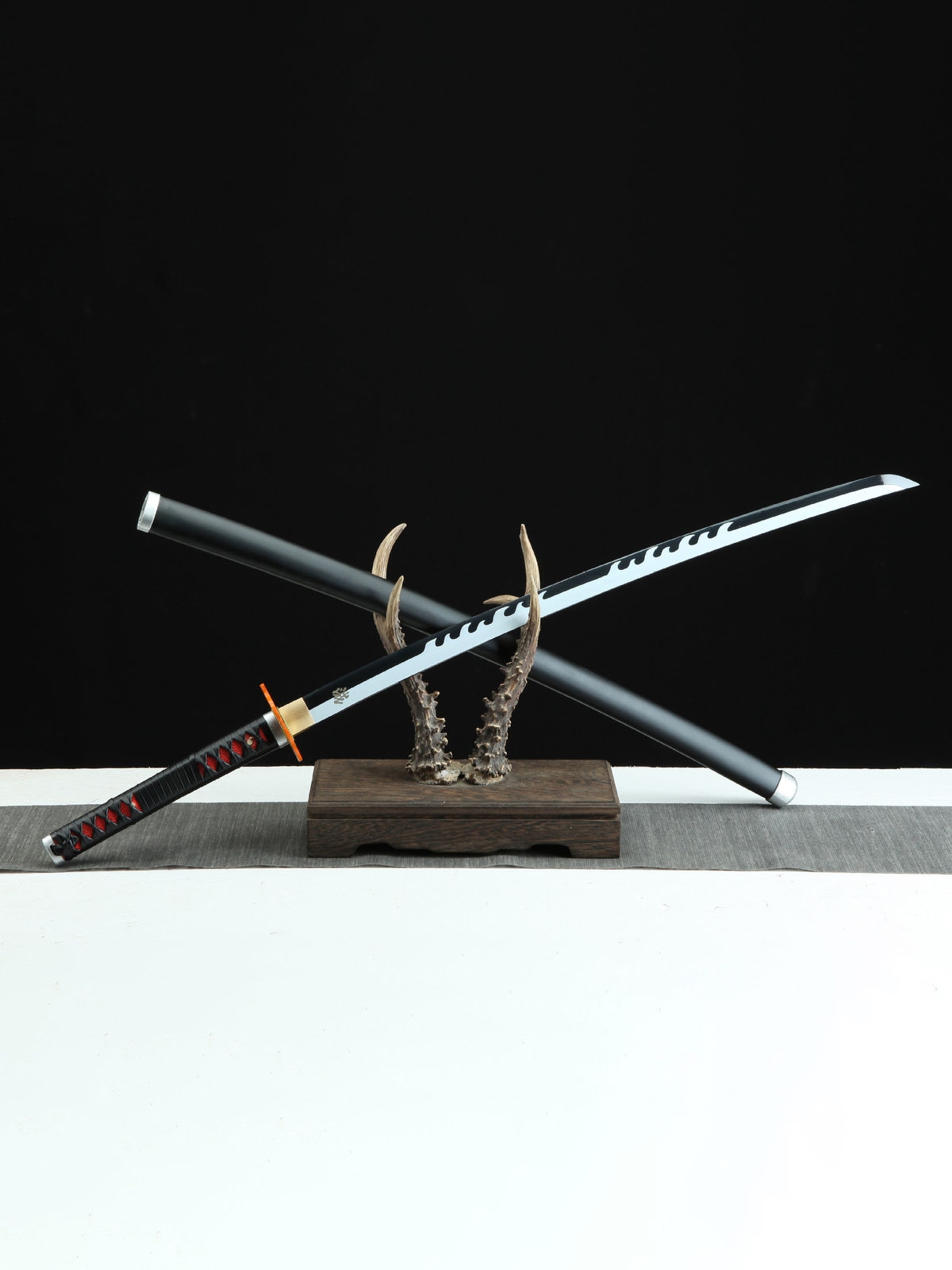 Demon Slayer Tanjiro cosplay prop metal Nichirin Sword – Shop
